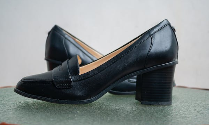 What are Pump Shoes? A Clear Explanation of this Classic Style | Vessi